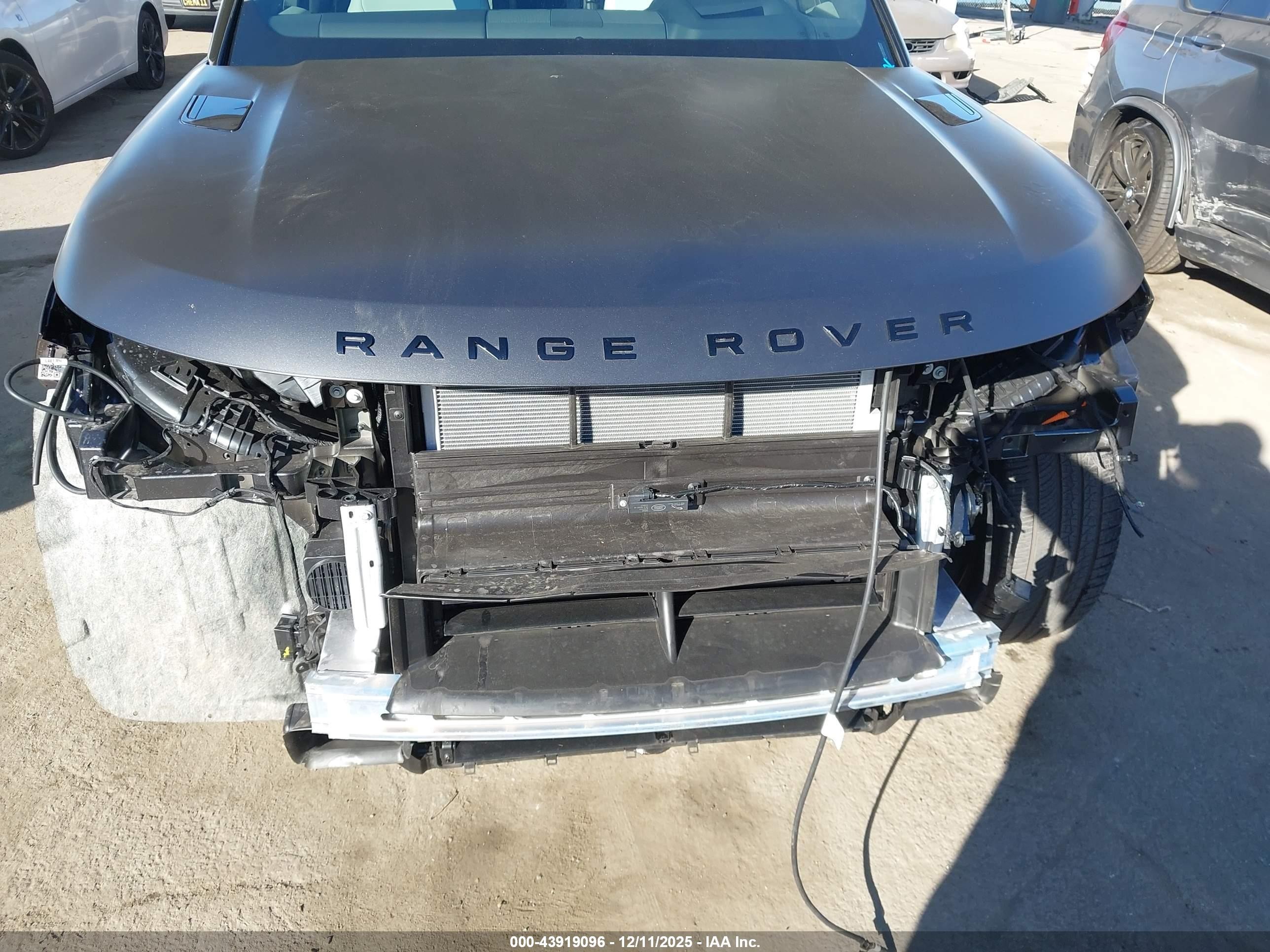 Price & History 2025 Land Rover Range Rover Sport P550 Autobiography 3 ...